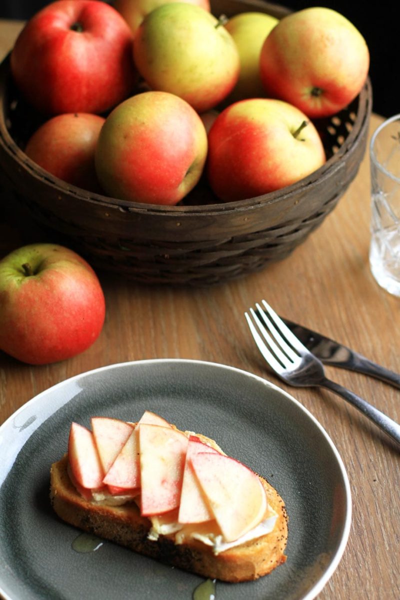 Apple Honey Brie Toast (Perfect for Brunch!) - Ginger with Spice